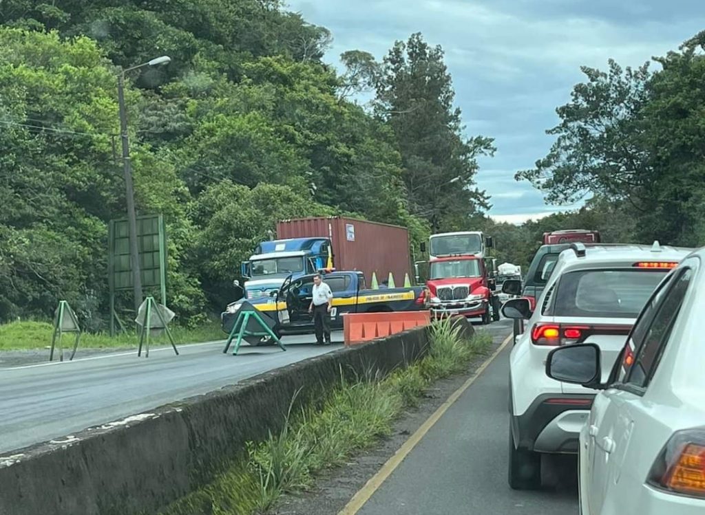 Ruta 32 continuará cerrada hasta el domingo | CostaRicaNews24